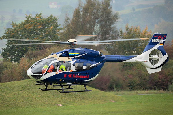 川崎重工 エアバスと共同開発の最新ヘリ「H145／BK117 D-3」日本の型式証明を取得 | 乗りものニュース