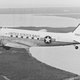 もはや骨董品のDC-3がいまだ仕事で飛んでいるワケ 航空史に名を刻む旅客機なぜ現役？ | 乗りものニュース