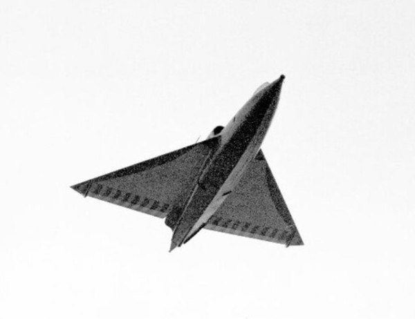 画像ギャラリー | 「水上ジェット戦闘機」なぜ作ったし!? 米試験機F2Y「シーダート」の初飛行日 -1953.1.14