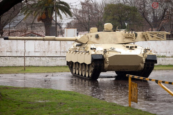 画像ギャラリー | 「まだまだ使うよ！」アルゼンチン独自戦車 アップデート型の連続生産スタート | 乗りものニュース